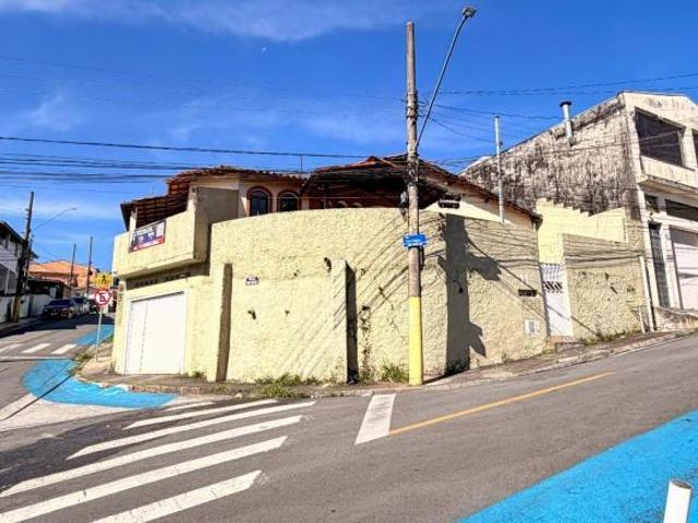 Sensacional casa de vila para venda em Centro com 3 quartos, sendo 1 suíte, 292m²