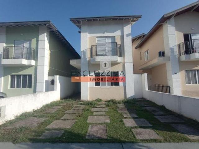 Espetacular Casa de 3 Dormitorios no Condominio Jardim California, Taubate