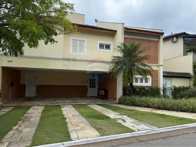 Espetacular Casa em Alphaville IX com Piscina!