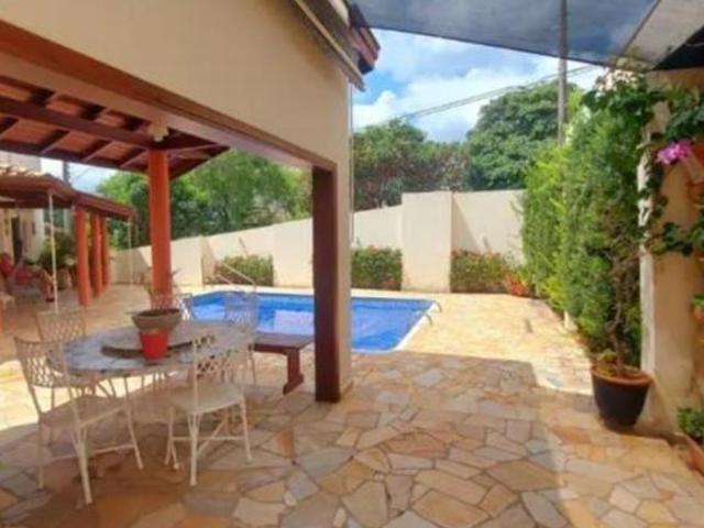 Espetacular casa em condomínio à venda em Valinhos SP, bairro Santa Cruz: 3 quartos, 3 suítes, 2 sal