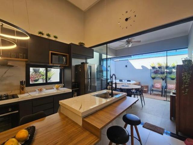 Espetacular Casa em Condomínio à Venda em Mogi Mirim SP, Bairro Residencial do Bosque! 3 Quartos, 1