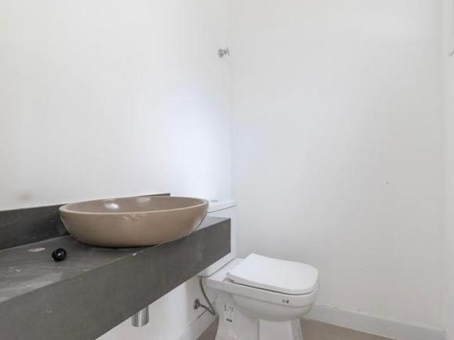 Agradável casa em condomínio para venda com 4 quartos, sendo 4 suítes, 401.12m² remaxempire#9EUJJ