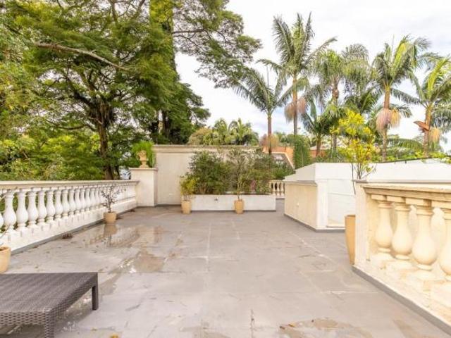 Excelente casa em condomínio para venda com 4 quartos, sendo 4 suítes, 533.45m² remaxfront#VAJWT