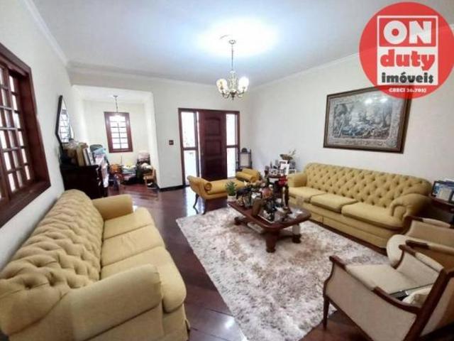 Espetacular Casa Isolada de 280m² no Marapé, Santos 3 Vagas Piscina, Churrasqueira e Energia Solar