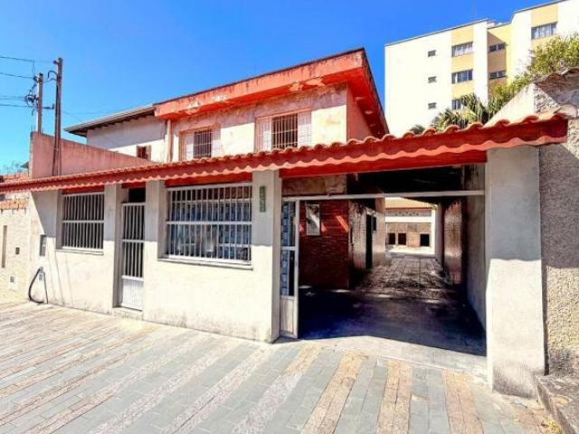 Elegante casa para venda em Centro Alto com 3 quartos, sendo 1 suíte, 213m²
