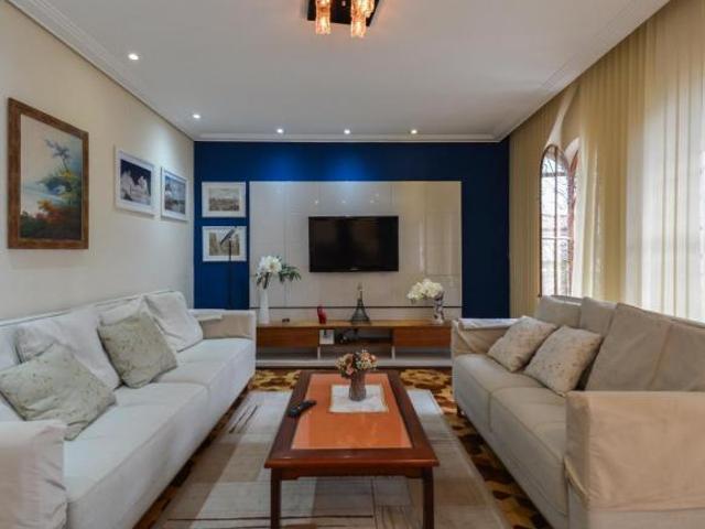 Agradável casa para venda em Chácara Belenzinho com 4 quartos, sendo 3 suítes, 312m²