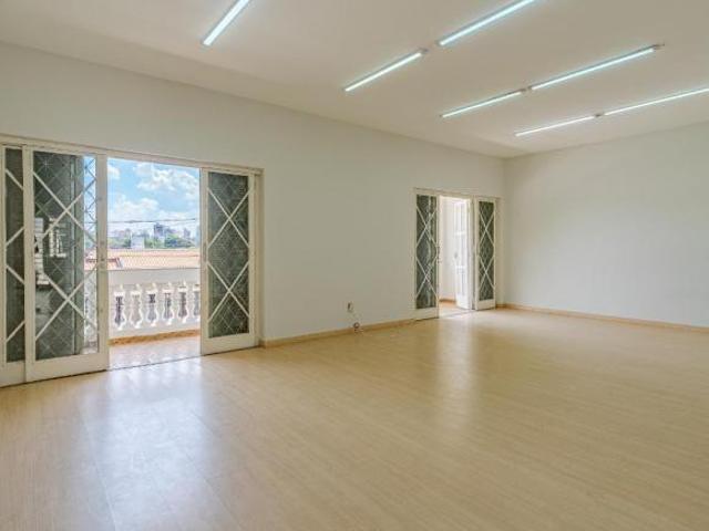 Excelente casa para venda em Chácara da Barra com 3 quartos, sendo 1 suíte, 329m²