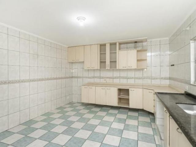 Versátil casa para venda em Jardim das Rosas Zona Norte com 2 quartos, sendo 1 suíte, 240m² silv