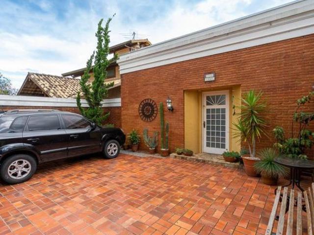 Espetacular casa para venda em Morumbi com 3 quartos, sendo 3 suítes, 365m²