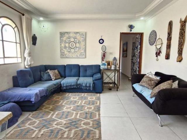 Confortável casa para venda em Tremembé com 3 quartos, sendo 2 suítes, 105m²