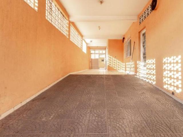 Funcional casa para venda em Vila Zat com 4 quartos, sendo 1 suíte, 314m²
