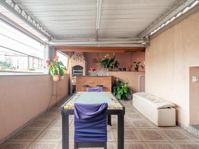 Confortável casa para venda em Vila Anglo Brasileira com 3 quartos, sendo 2 suítes, 286m²