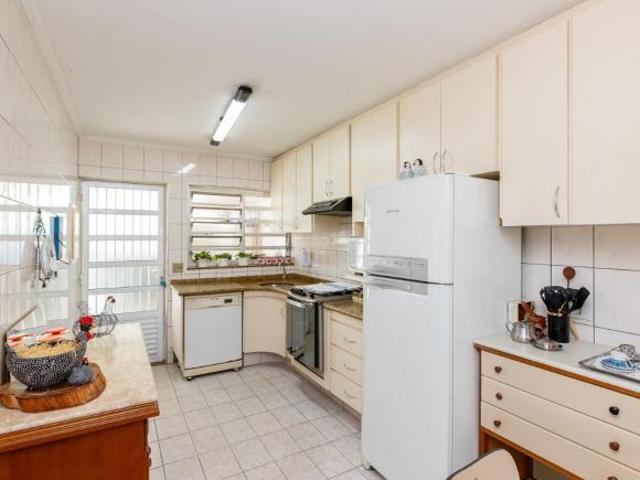 Deslumbrante casa para venda em Vila Santana com 3 quartos, sendo 3 suítes, 182m² remaxjoy#1TYM6