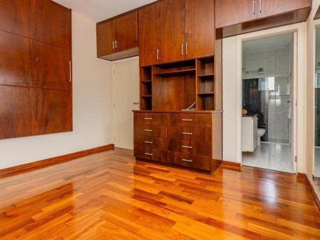 Confortável casa para venda em Chácara Santo Antônio Zona Sul com 3 quartos, sendo 1 suíte, 170m²