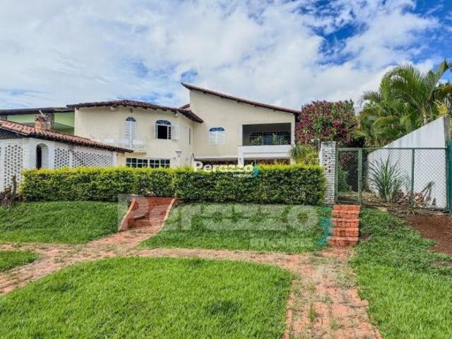 Espetacular Casa 4 suítes na QI 17 Lago Sul por R$4.200.000,00