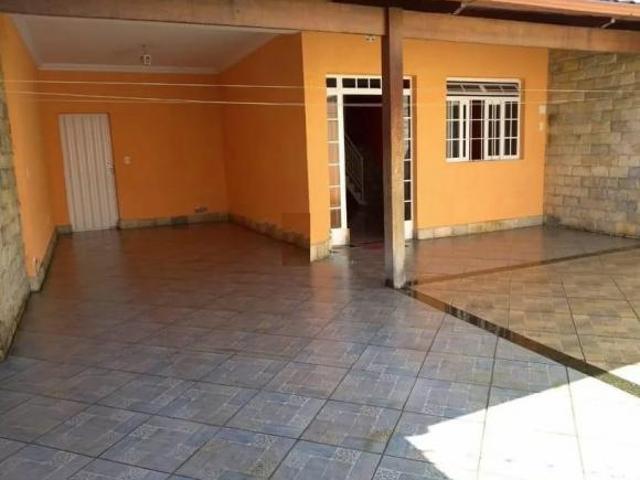 Espetacular casa 4 quartos 3 vagas no bairro Colonial Contagem