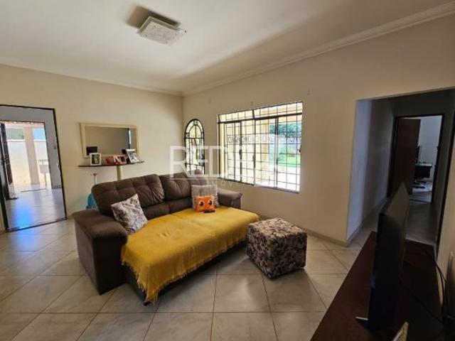 Espetacular Chácara à Venda em Campinas SP, Recanto dos Dourados: 3 Quartos, 1 Suíte, 1 Sala, 2 Banh