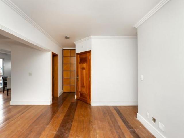 Aconchegante cobertura para venda em Vila Bastos com 4 quartos, sendo 3 suítes, 257m²