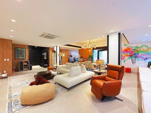 Espetacular! Maravilhoso e diferenciado apartamento térreo, totalmente reformado