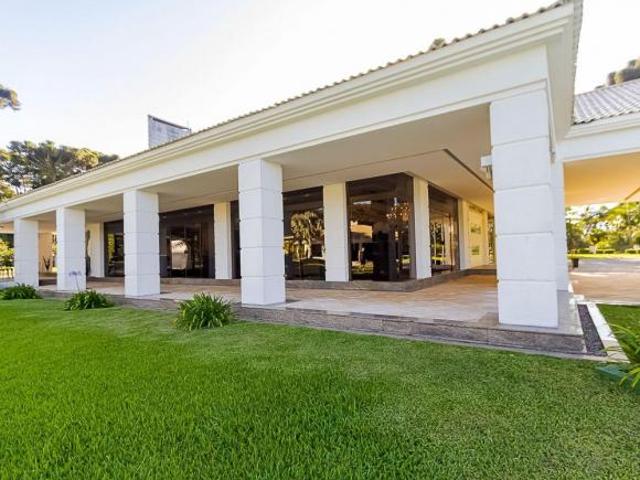 Espetacular Residencia em Condominio de Piraquara