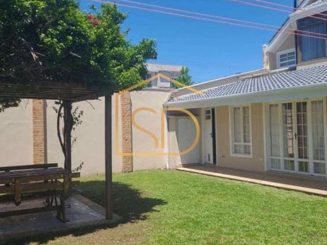 Espetacular Sobrado à venda com 4 quartos 1 suíte, 330m² em São José dos Pinhais, Aristocrata