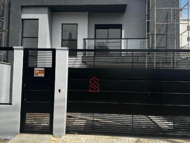 Espetacular Sobrado à Venda em Curitiba PR, Bairro Campo Comprido: 3 Quartos, 3 Suítes, 2 Salas, 1 B