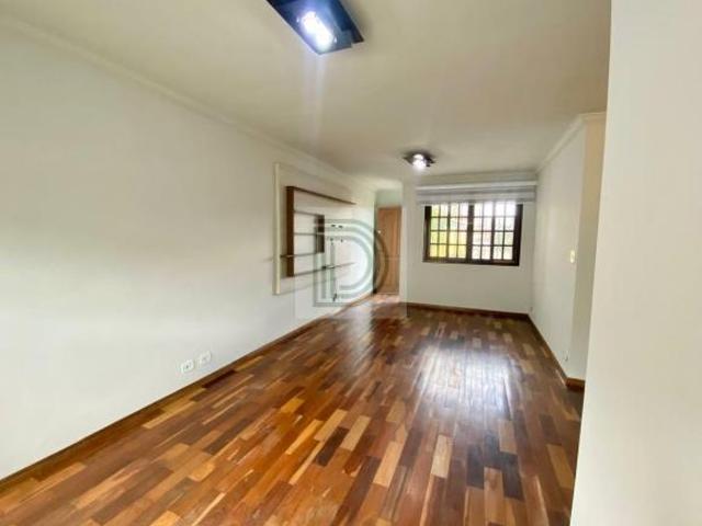 Espetacular Sobrado com 4 Suítes e Infraestrutura Completa!