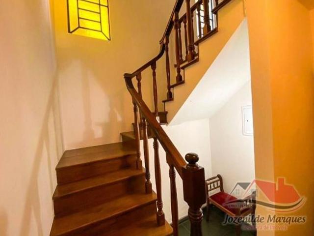 Espetacular Sobrado com Suíte e Closet, 4 Salas e Espaço Gourmet Completo – Localização Privilegiad