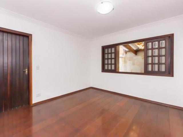 Agradável sobrado para venda em Jardim Londrina com 4 quartos, sendo 1 suíte, 340m²