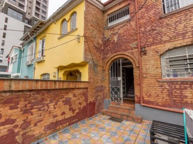 Elegante sobrado para venda em Perdizes com 4 quartos, sendo 1 suíte, 110m²