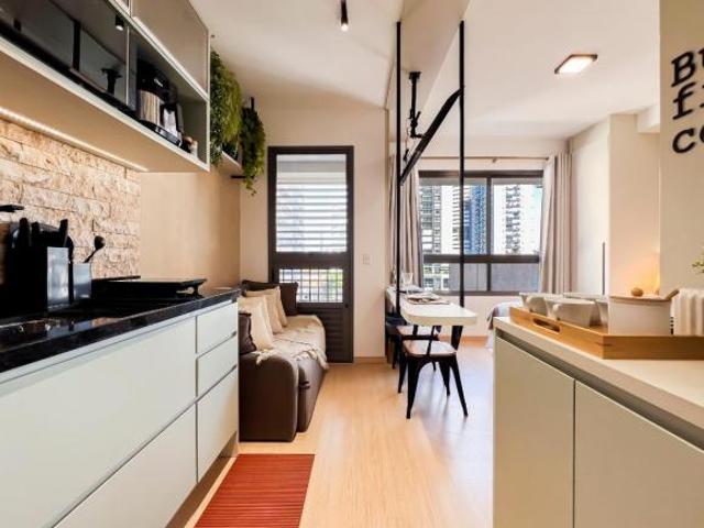 Confortável studio para venda em Pinheiros com 1 quarto, 25m²