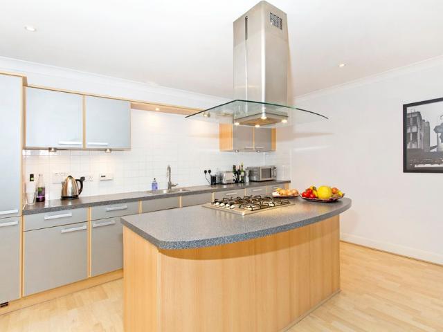 Espirit House, Keswick Road, Putney SW15, 2 bed flat to rent, £3,000 pcm | PrimeLocation