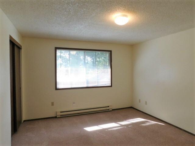 espj03 2 Bedroom Apartment for Rent at 410 Se 7th Ave, Mill City, OR 97360