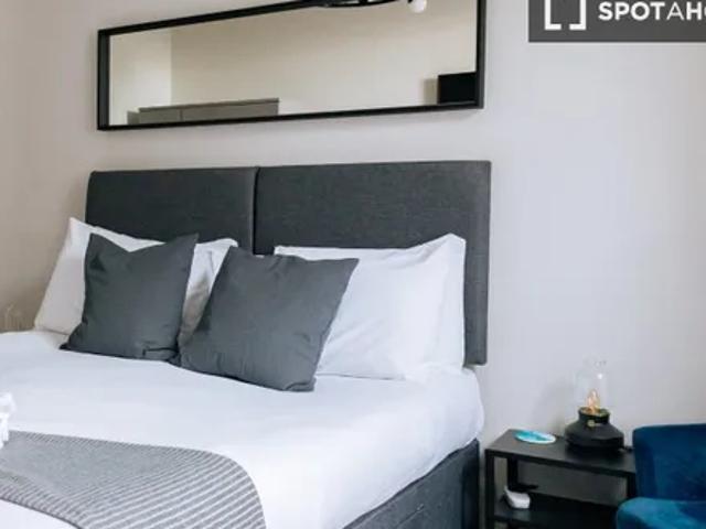Esplanade, City of Edinburgh, EH1 2NH, United Kingdom | 1 bed apartment for rent #134927479 | Rentberry