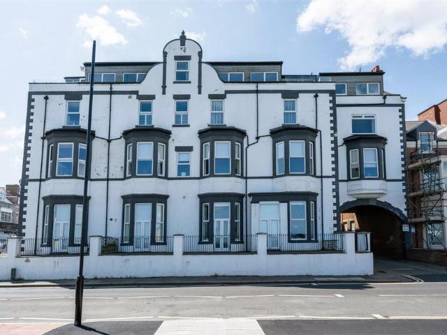 Esplanade, Whitley Bay 3 bed apartment to rent £3,000 pcm £692 pw