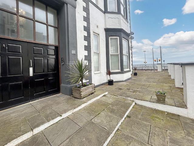 Esplanade, Whitley Bay NE26, 2 bed flat to rent, £1,400 pcm | PrimeLocation