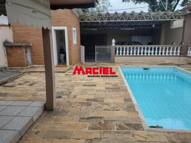Esplêndida casa em uma das melhores localizações da cidade