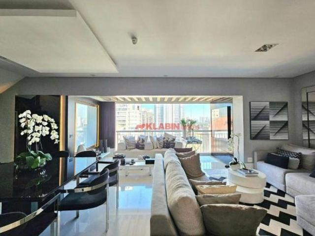 Esplêndida Cobertura Duplex com Lazer de 305m² de Área Útil com 4 Quartos sendo 3 Suítes e 3 Vagas d