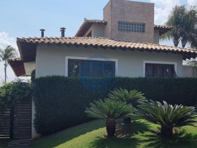 Esquina em condomínio fechado no Jardim Residencial Santa Clara, Indaiatuba SP 4 suítes, 380m²