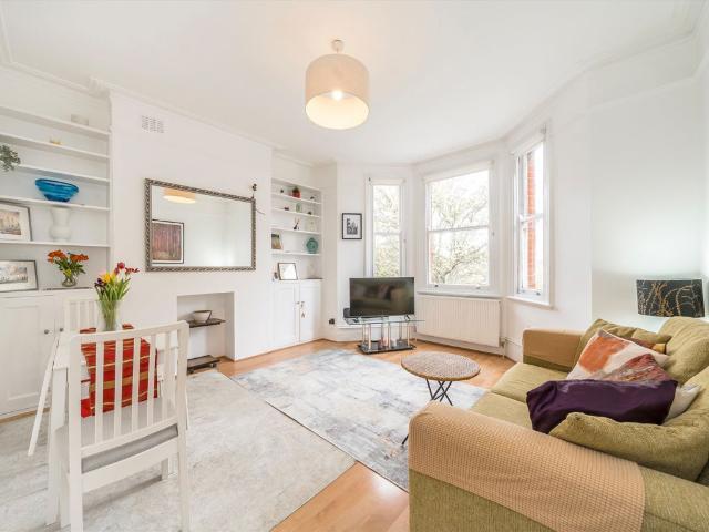 Essendine Road, Maida Vale W9, 2 bed flat to rent, £2,600 pcm | PrimeLocation