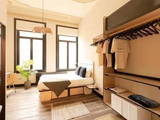 Essential Room in 6 Bed 2 Bath Unit 7