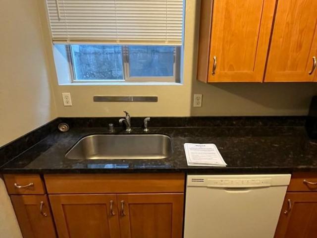 Essex Apts 4200 SW Manning St 2 Bedroom Apartment for Rent at 4200 Sw Manning St, Seattle, WA 98116 North Admiral