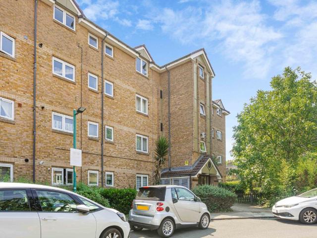 Station Road, Barnes SW13, 2 bed flat to rent, £2,750 pcm | PrimeLocation
