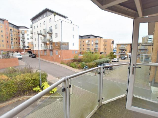 Essex CO2 3 bed apartment to rent £1,375 pcm £317 pw