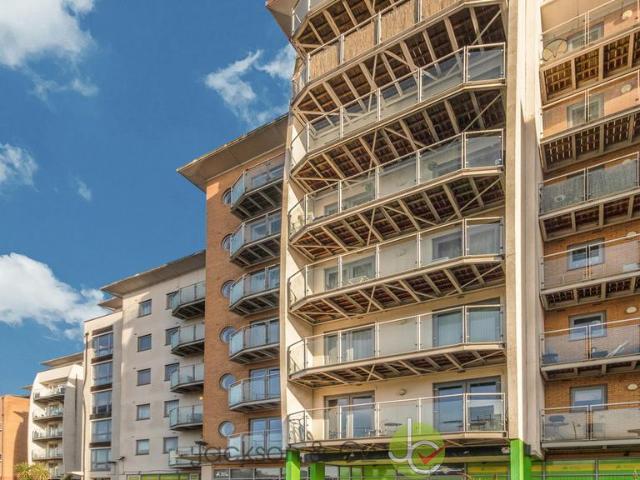 Essex CO2 2 bed apartment to rent £1,275 pcm £294 pw