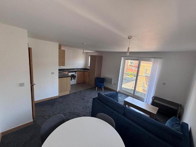 Essex CO2 2 bed apartment to rent £1,275 pcm £294 pw
