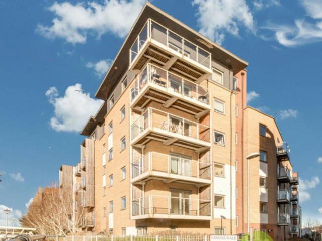Essex CO2 2 bed apartment to rent £1,275 pcm £294 pw