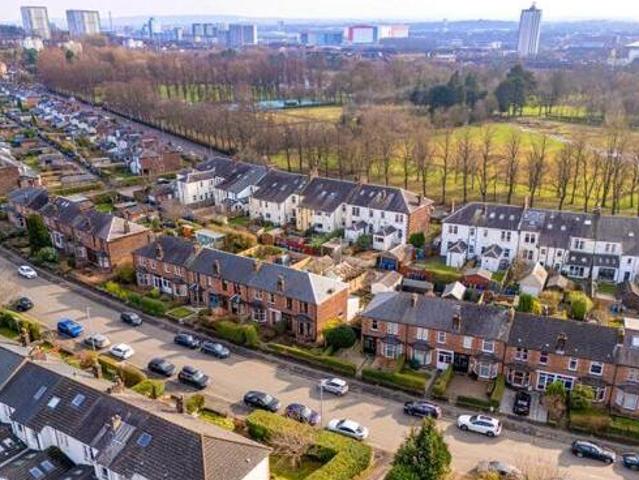 Essex Drive, Jordanhill, 3 Bedroom Terraced