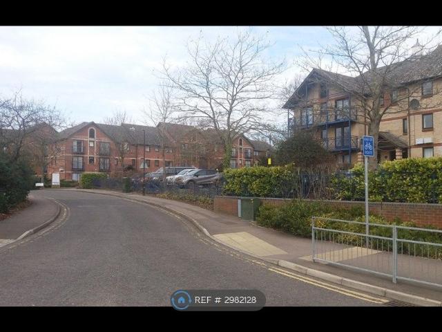 Essex Hall Road, Colchester CO1, 2 bed flat to rent, £1,100 pcm | PrimeLocation