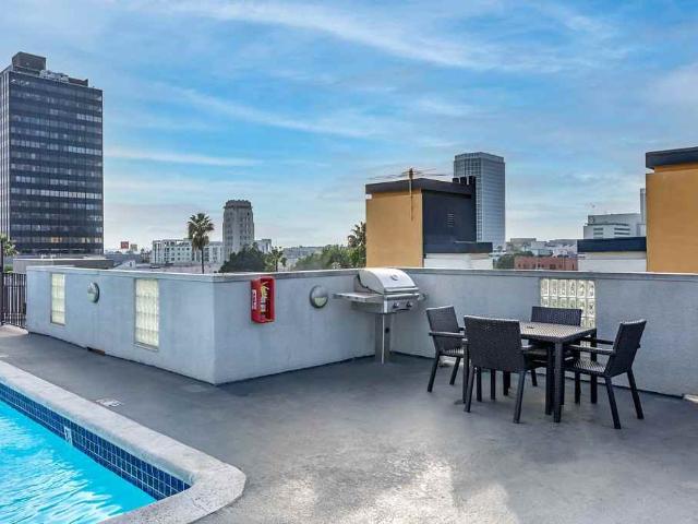 Essex Properties at Miracle Mile 2 Bedroom Apartment for Rent at 400 S Detroit St, Los Angeles, CA 90036 Mid City West